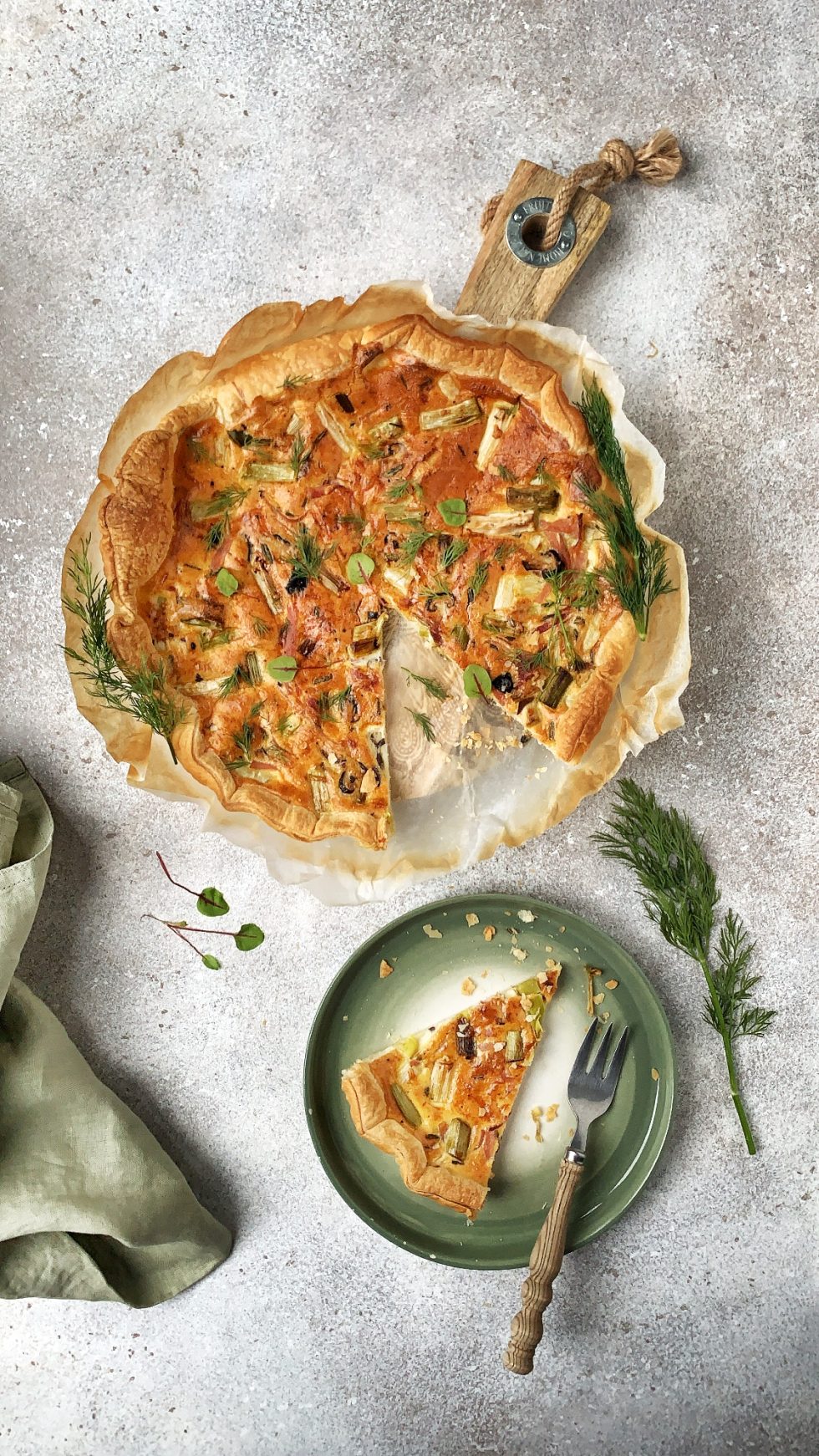 Quiche met gerookte zalm en prei - LizzyLizzBlog