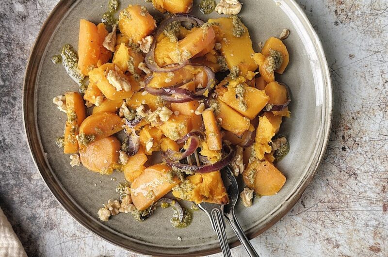 Pompoen zoete aardappel ovenschotel met Hokkaido pompoen